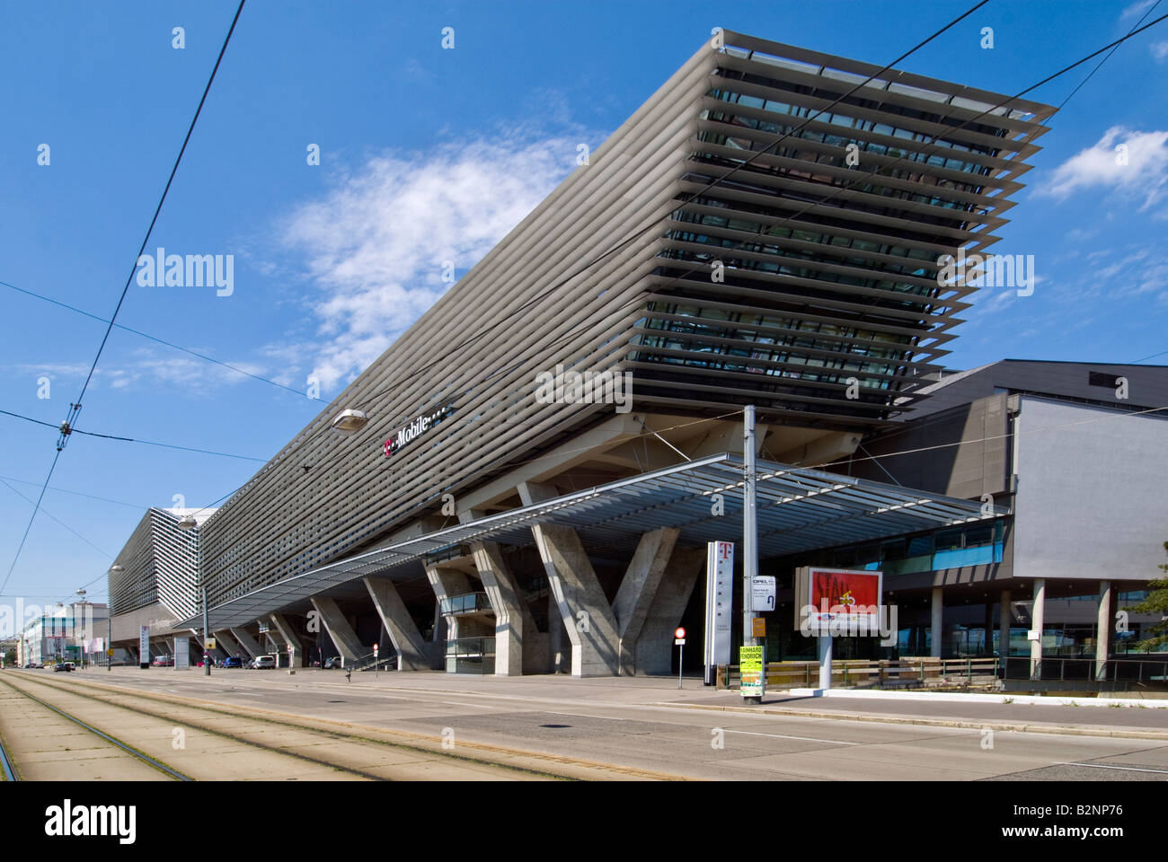 Mobile centre hi-res stock photography and images - Alamy