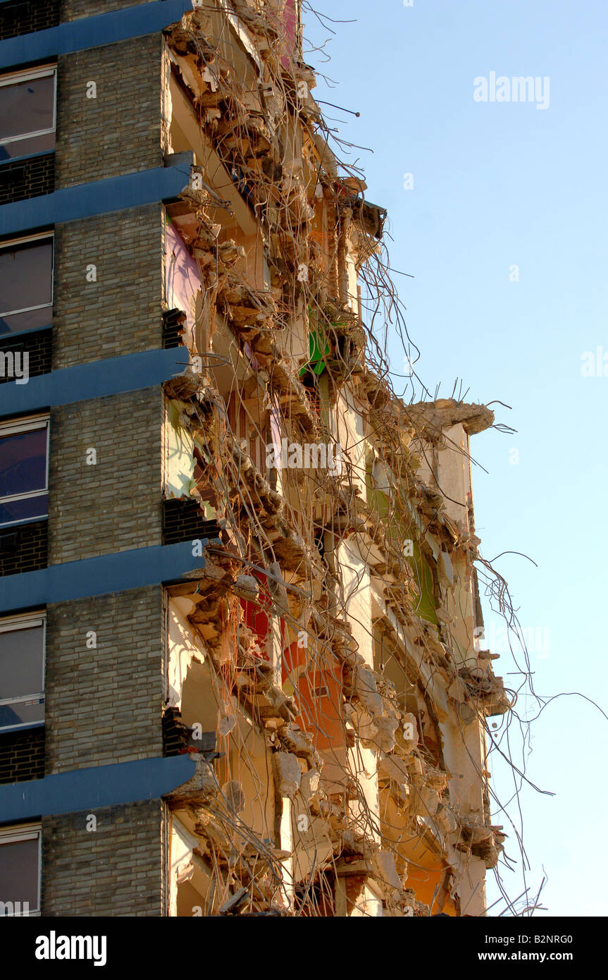 Demolition of tower block hi-res stock photography and images - Alamy