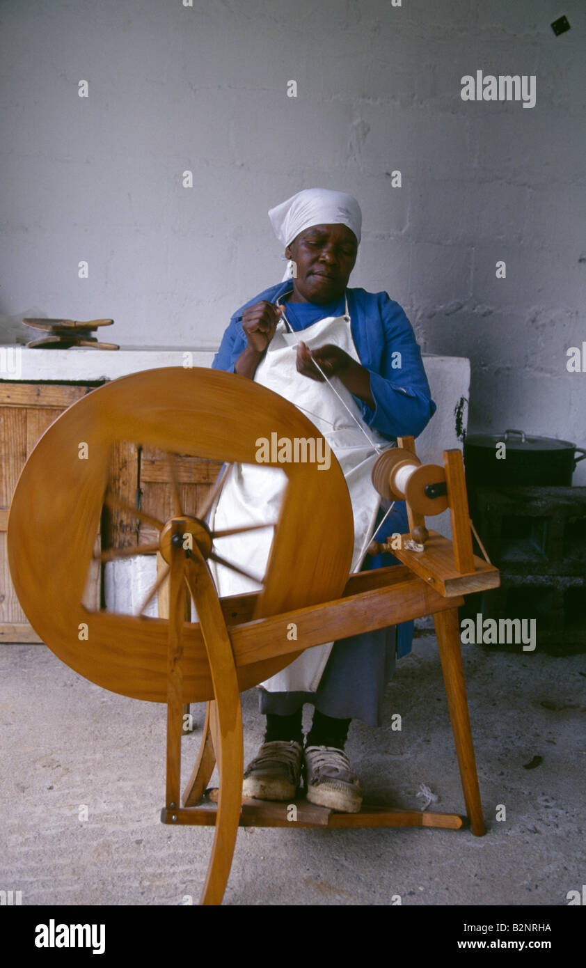 WOMAN SPINNING CLOTH SWAZILAND AFRICA Stock Photo - Alamy