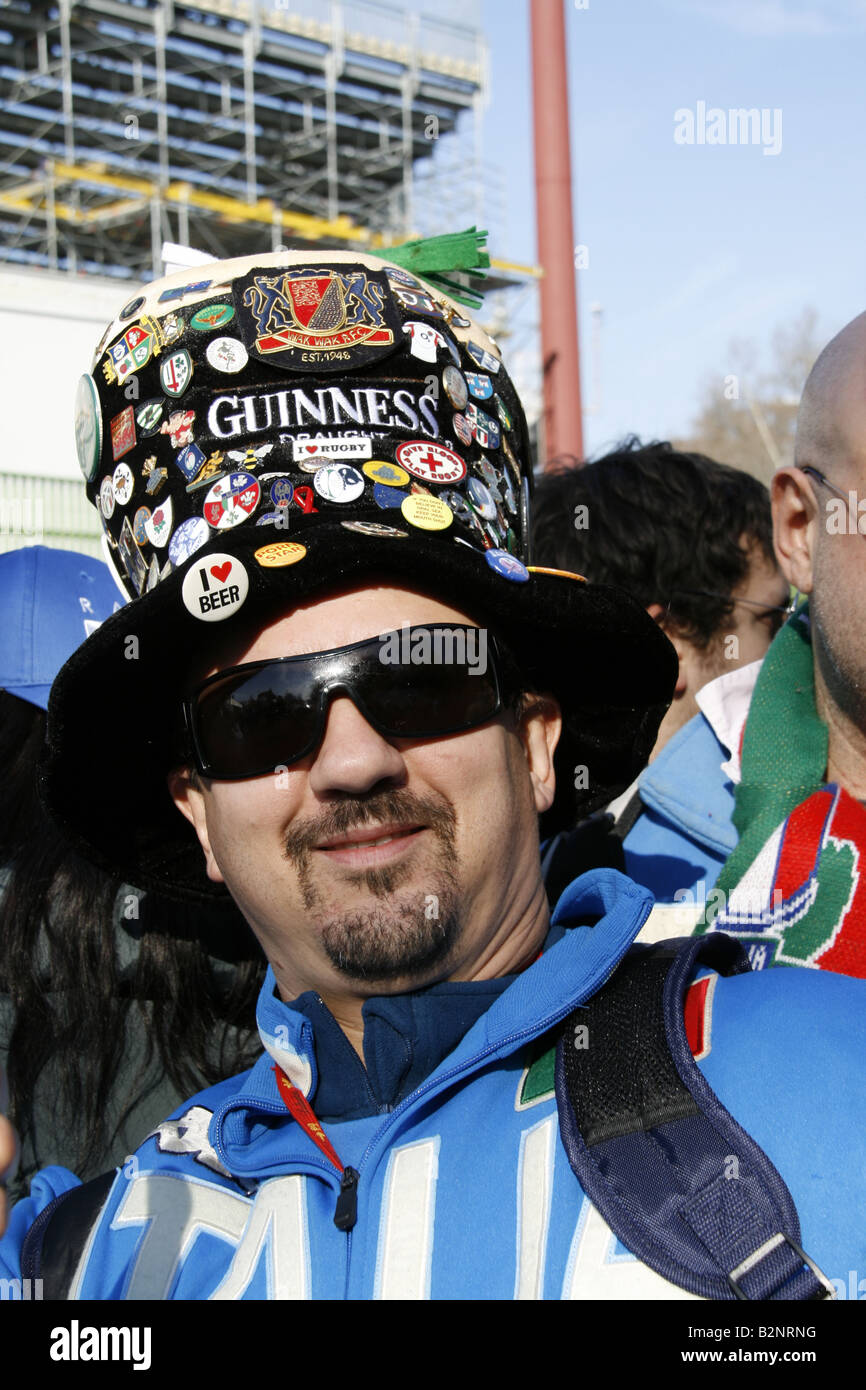 Rugby fan supporter italian italy hi-res stock photography and images ...