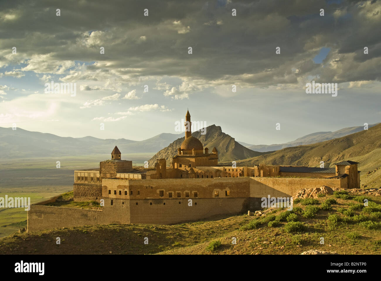 Fortified palace hi-res stock photography and images - Alamy