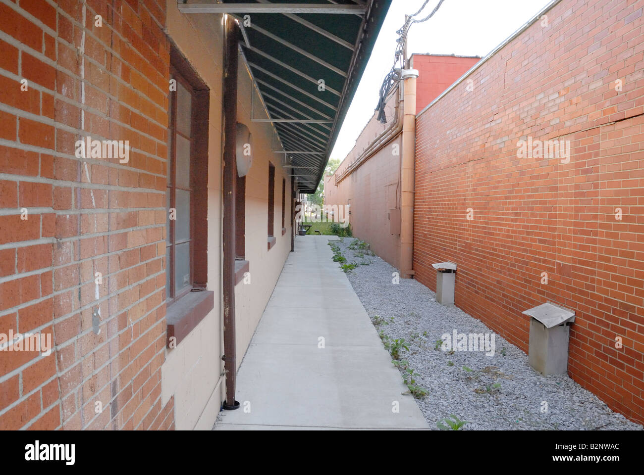 shot between 2 buildings Stock Photo - Alamy