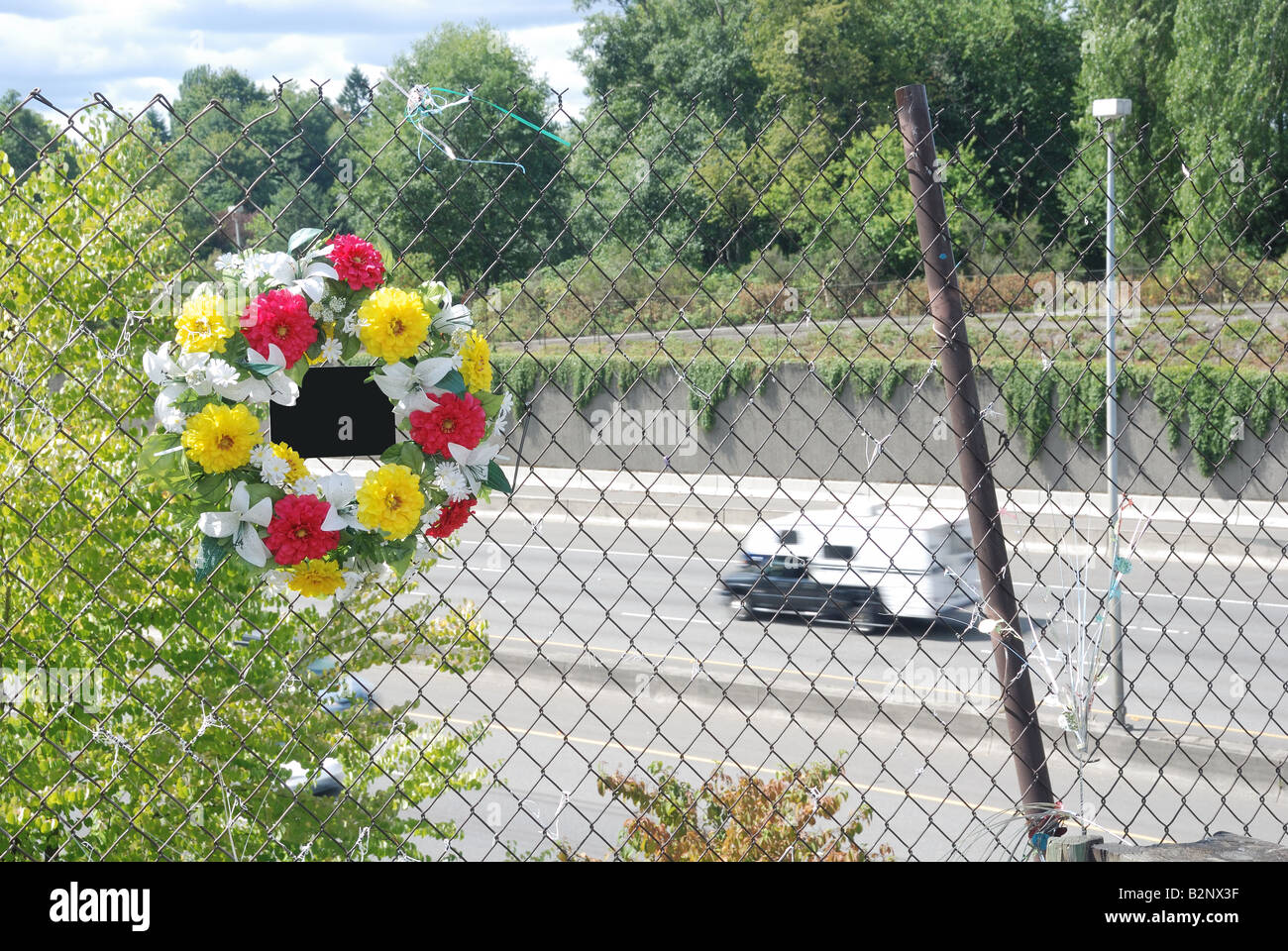 Roadside memorial flowers car crash hi-res stock photography and images ...
