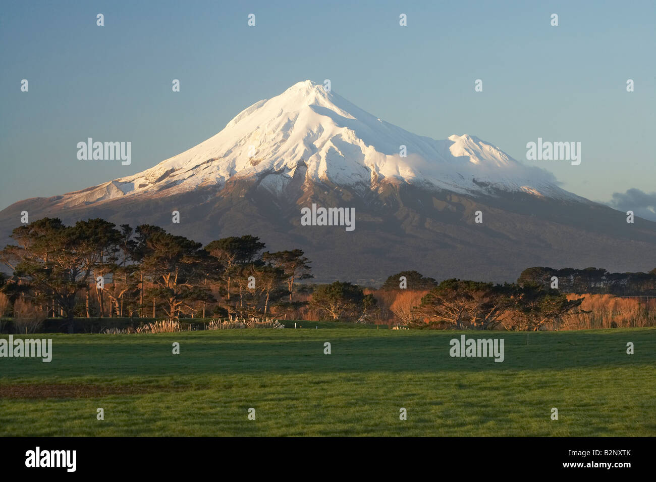 Opunake hi-res stock photography and images - Alamy