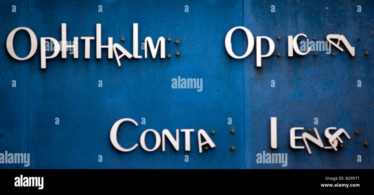 Opticians sign hi-res stock photography and images - Alamy