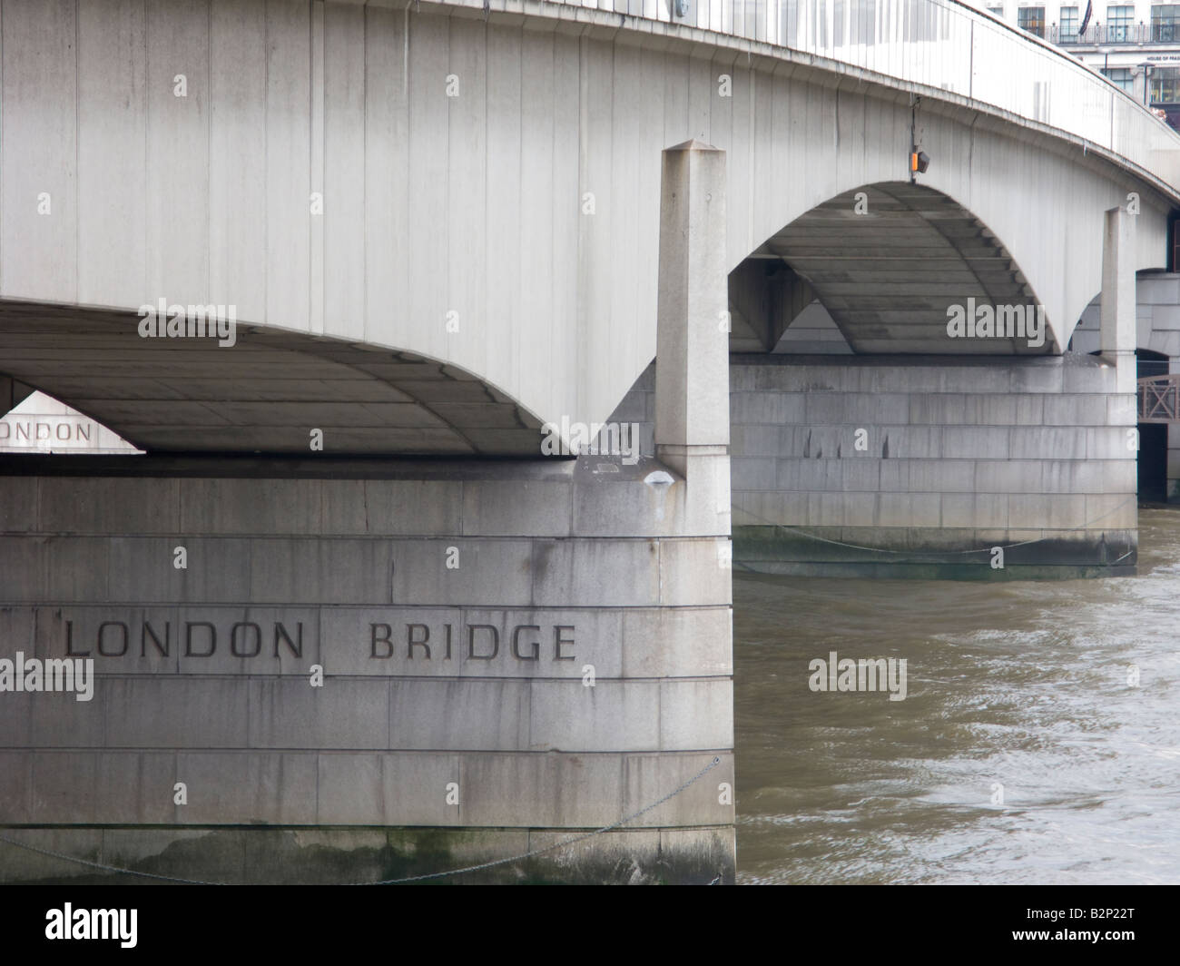 London bridge pier hi-res stock photography and images - Alamy
