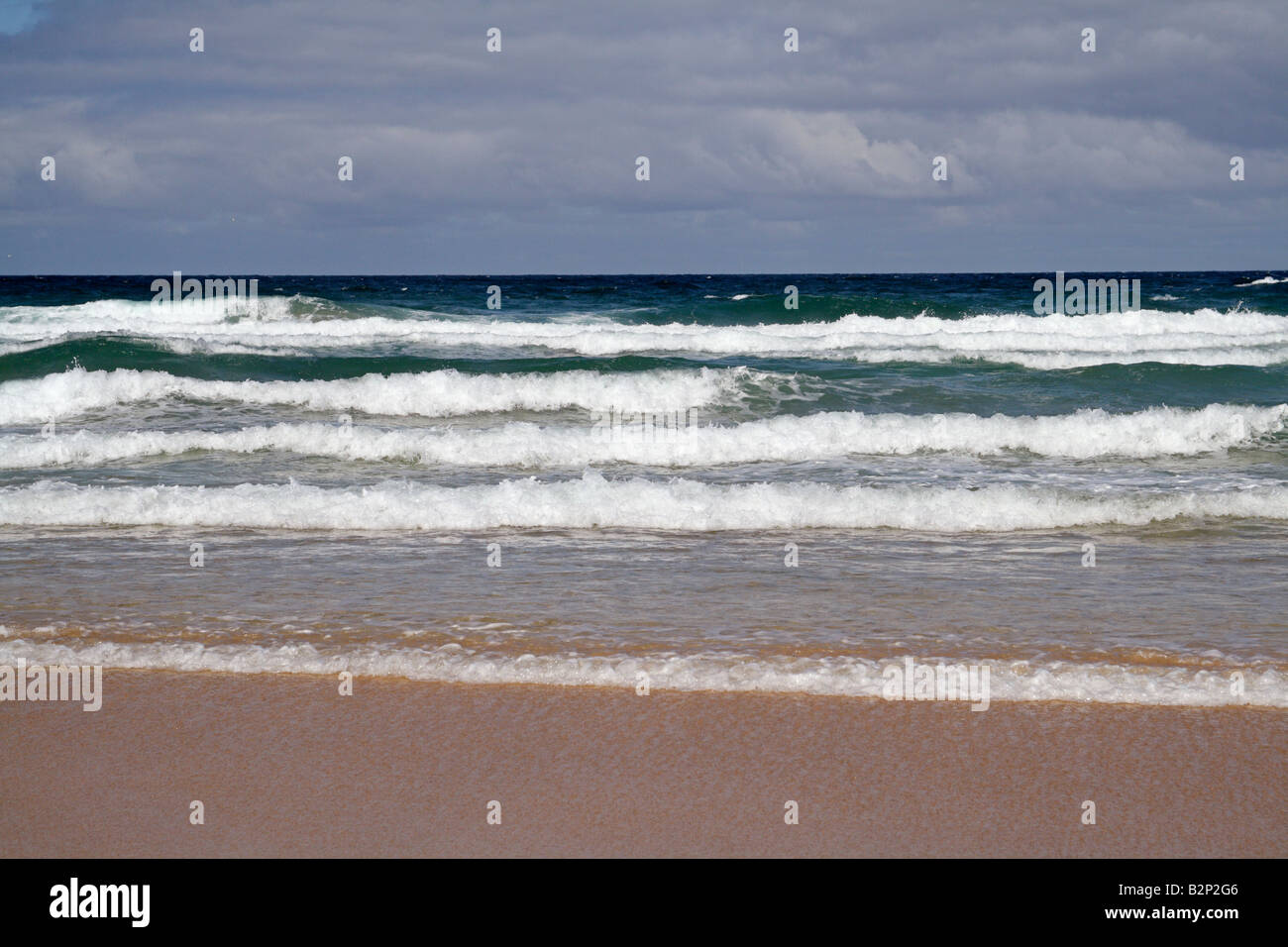 Spilling waves hi-res stock photography and images - Alamy