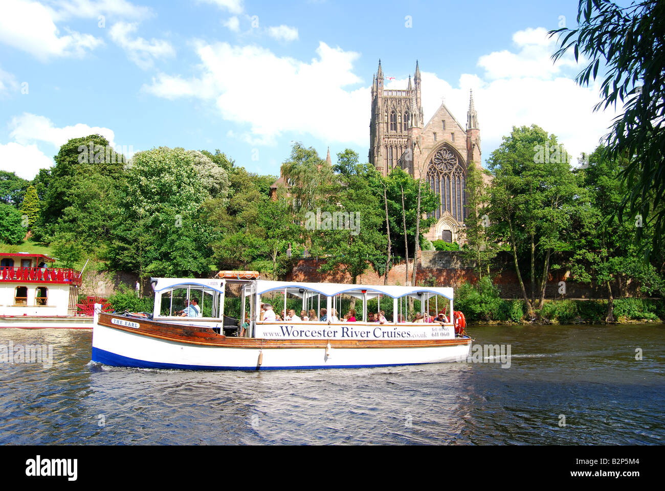 Worcester Cathedral and cruise boat across River Severn, Worcester ...