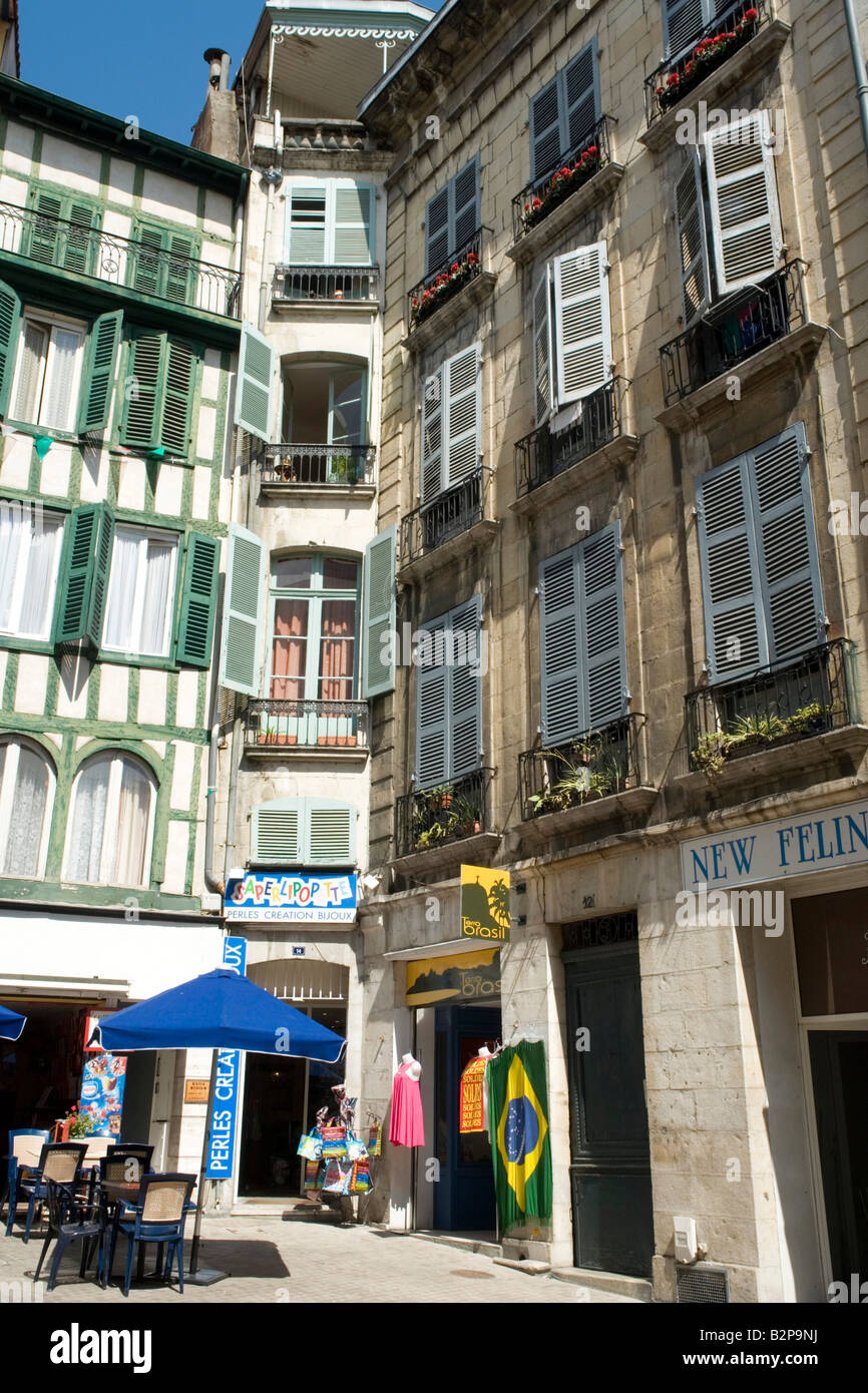 Bayonne france cafe hi-res stock photography and images - Alamy