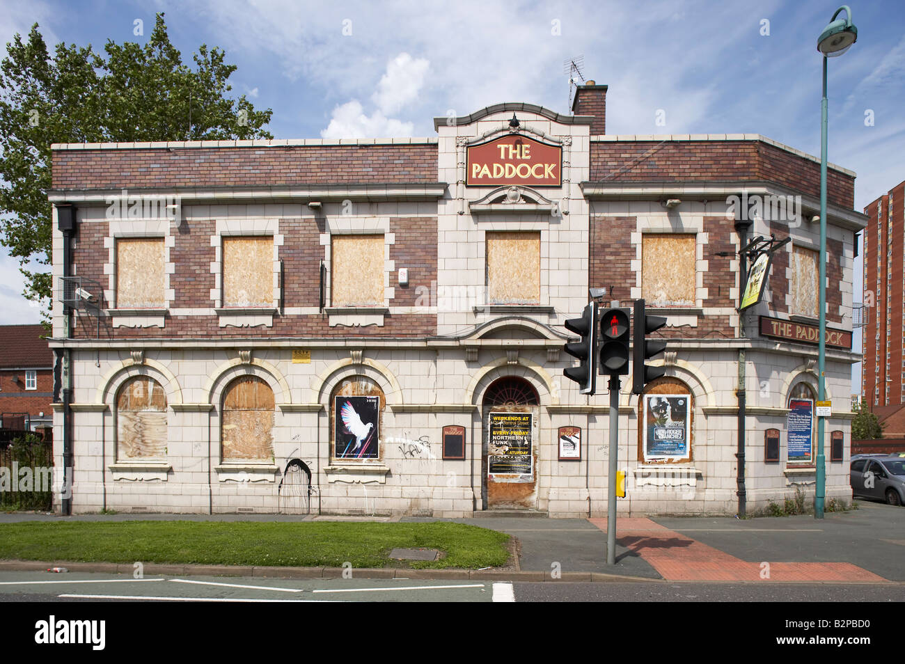 Closed pub uk hi-res stock photography and images - Alamy