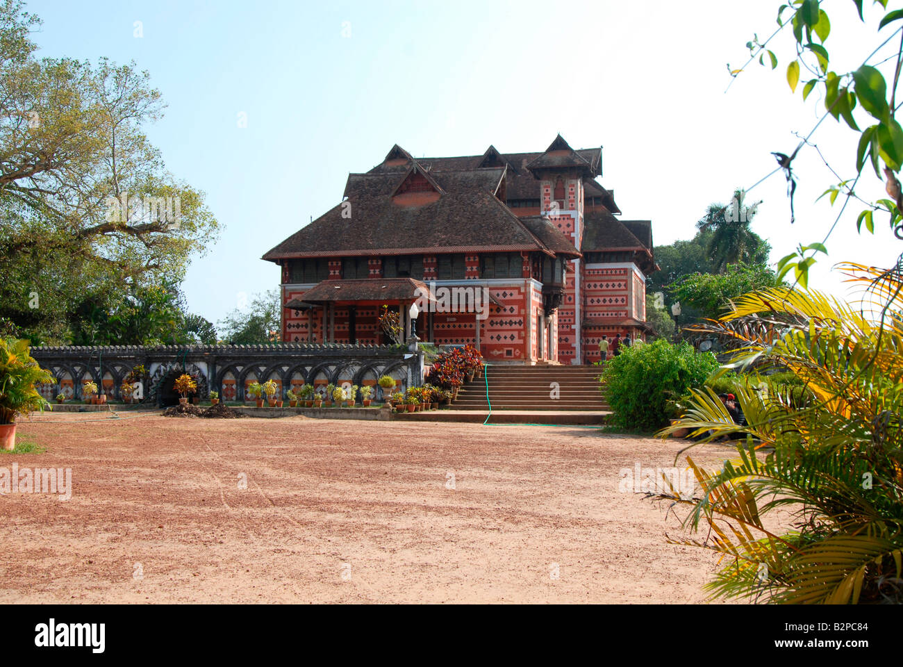 Red house bricks india hi-res stock photography and images - Alamy