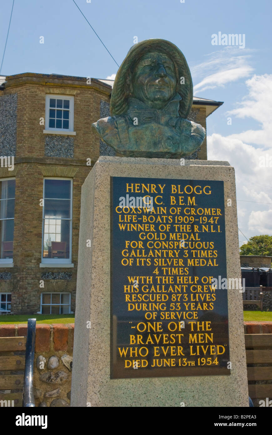 Lifeboat monument hi-res stock photography and images - Alamy