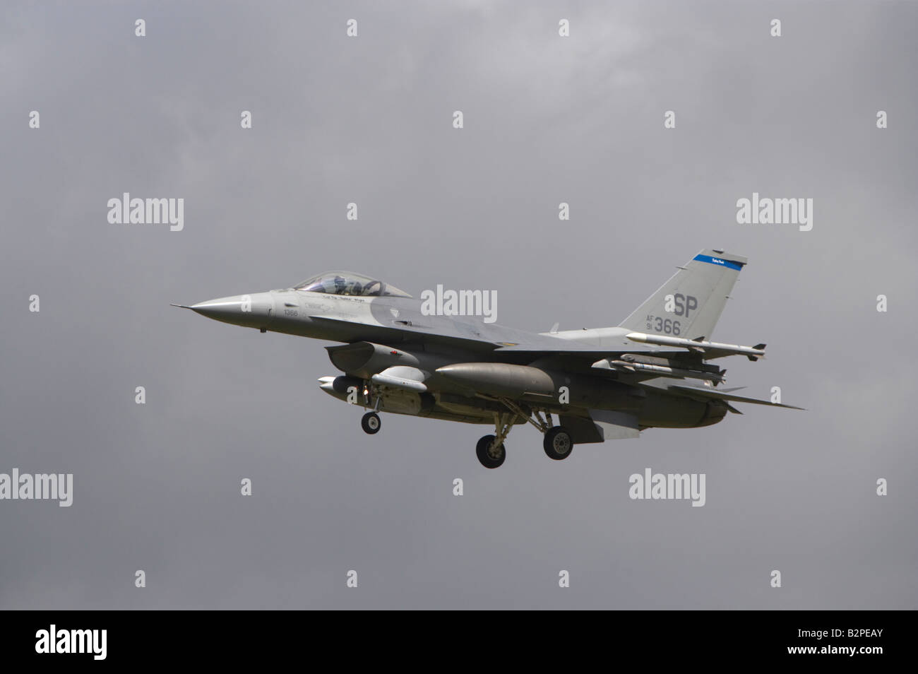 Lockheed F 16 Fighting Falcon Stock Photos & Lockheed F 16 Fighting ...