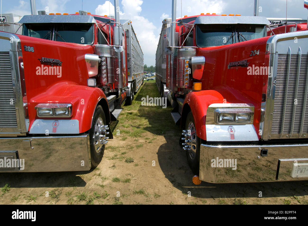 Semi tractor trailer big rig trucks Stock Photo - Alamy