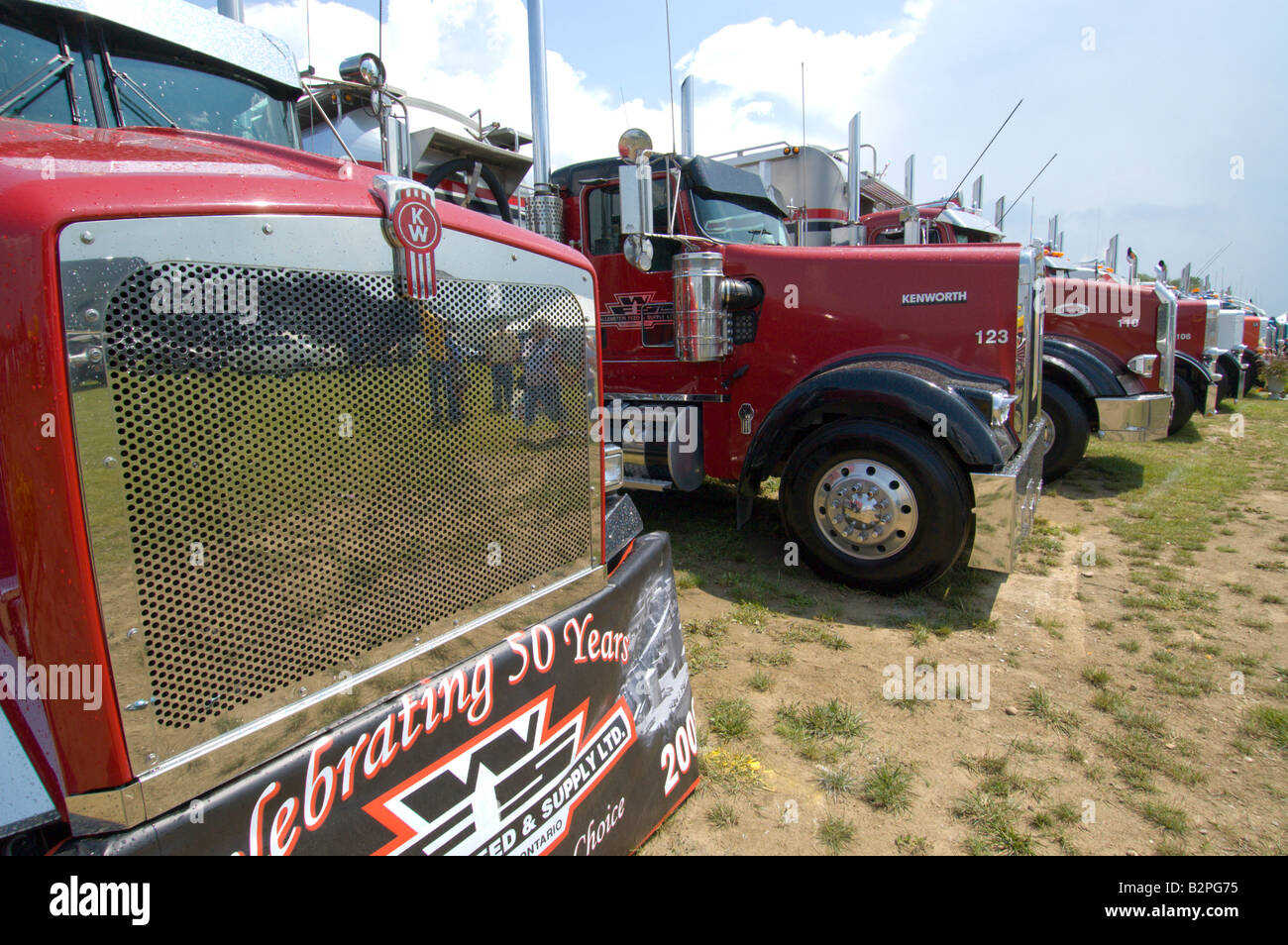 Semi tractor trailer big rig trucks Stock Photo - Alamy