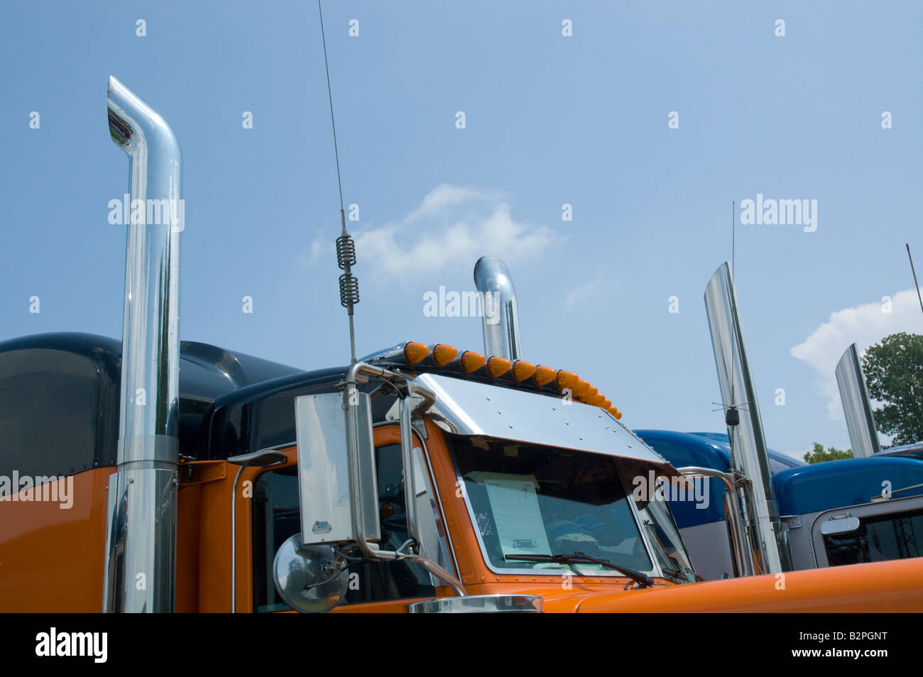 Big rig trucks hi-res stock photography and images - Alamy
