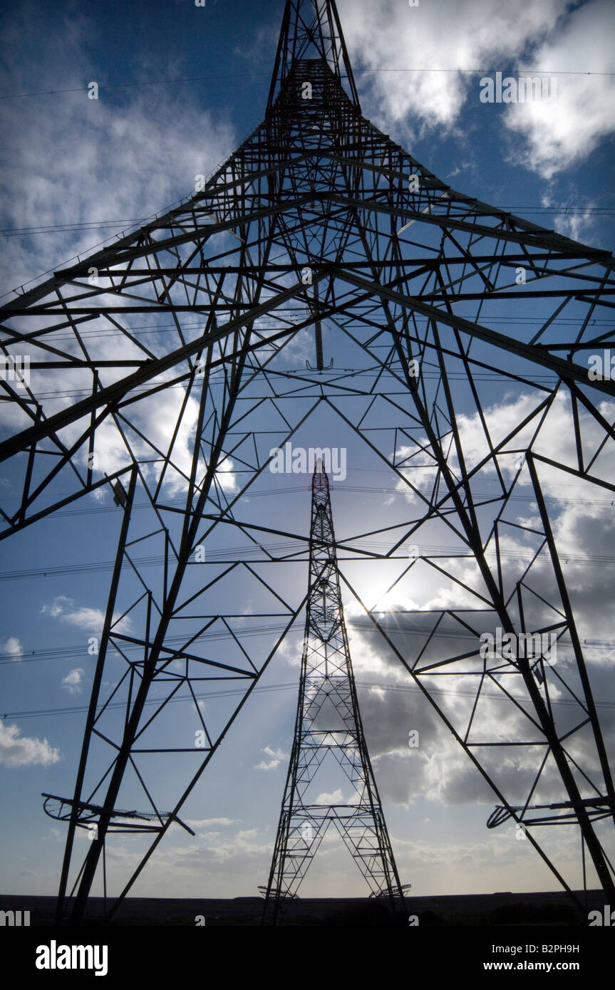 Electricity pylons uk hi-res stock photography and images - Alamy