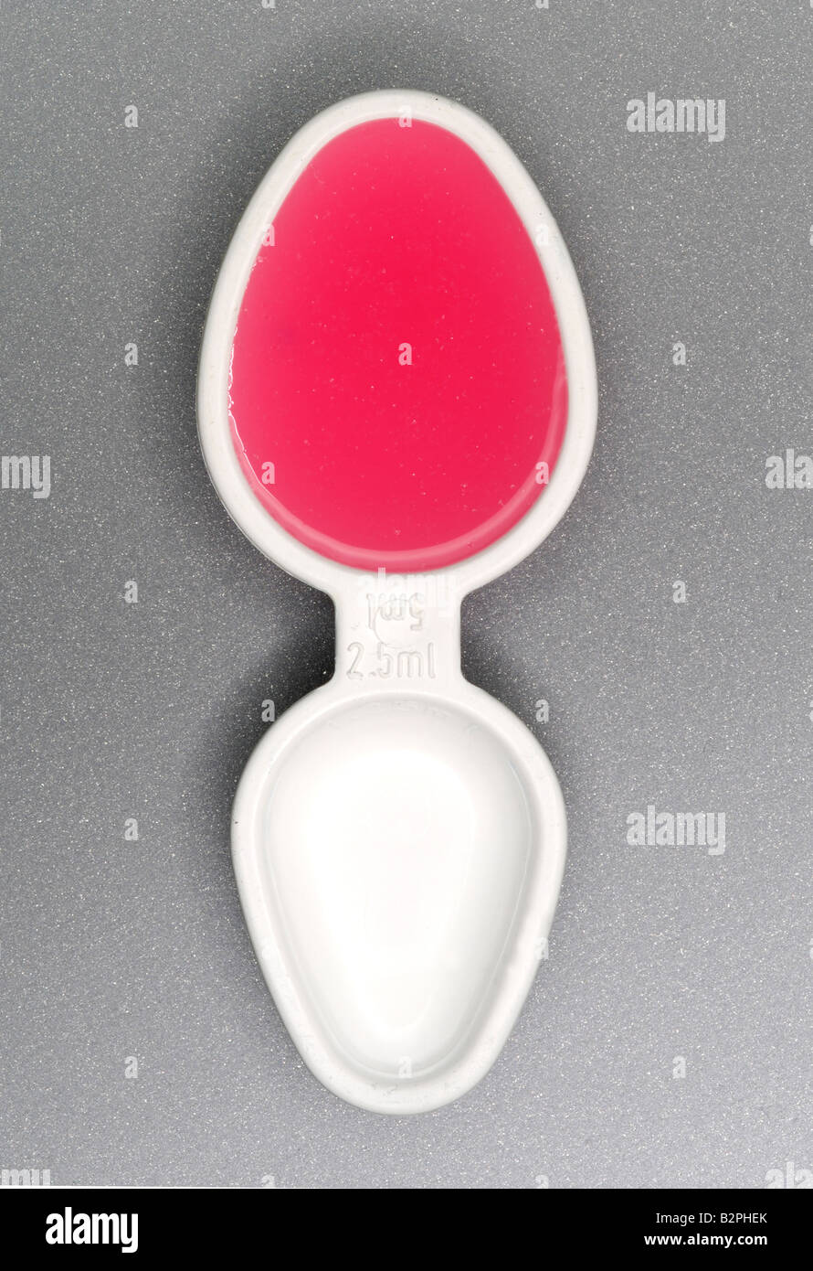 Medicine and spoon hi-res stock photography and images - Alamy