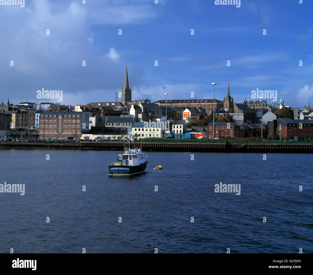 Londonderry port and harbour hi-res stock photography and images - Alamy