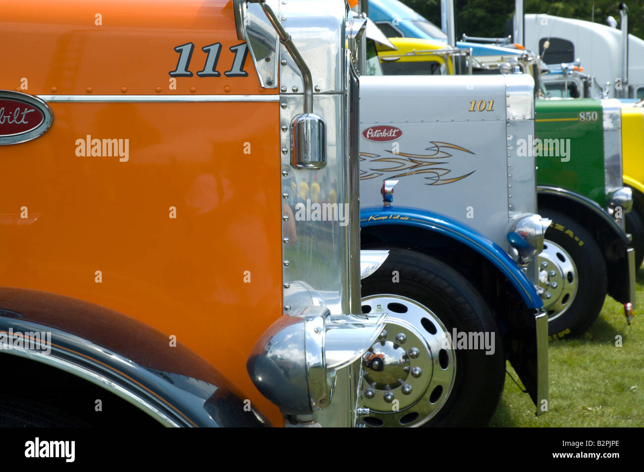 Semi tractor trailer big rig trucks Stock Photo - Alamy