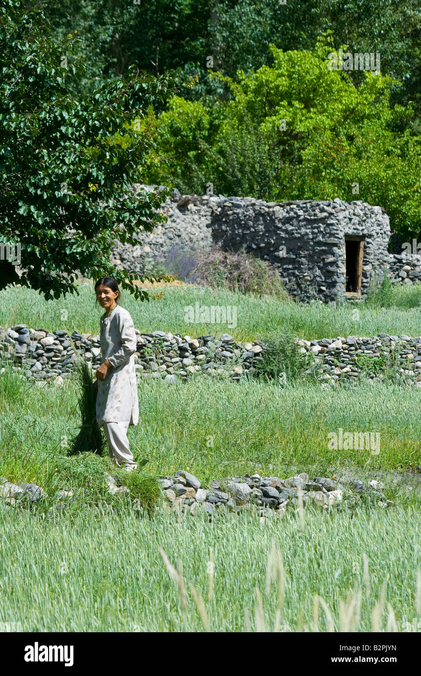 Woman hunza valley hi-res stock photography and images - Alamy