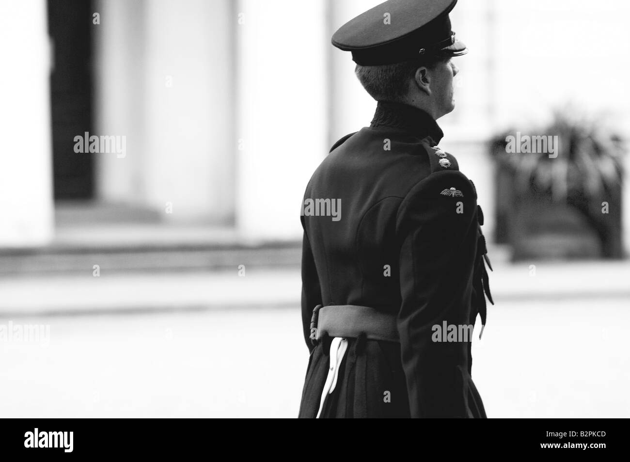 An British soldier marches during a queen's guard parade Stock Photo ...