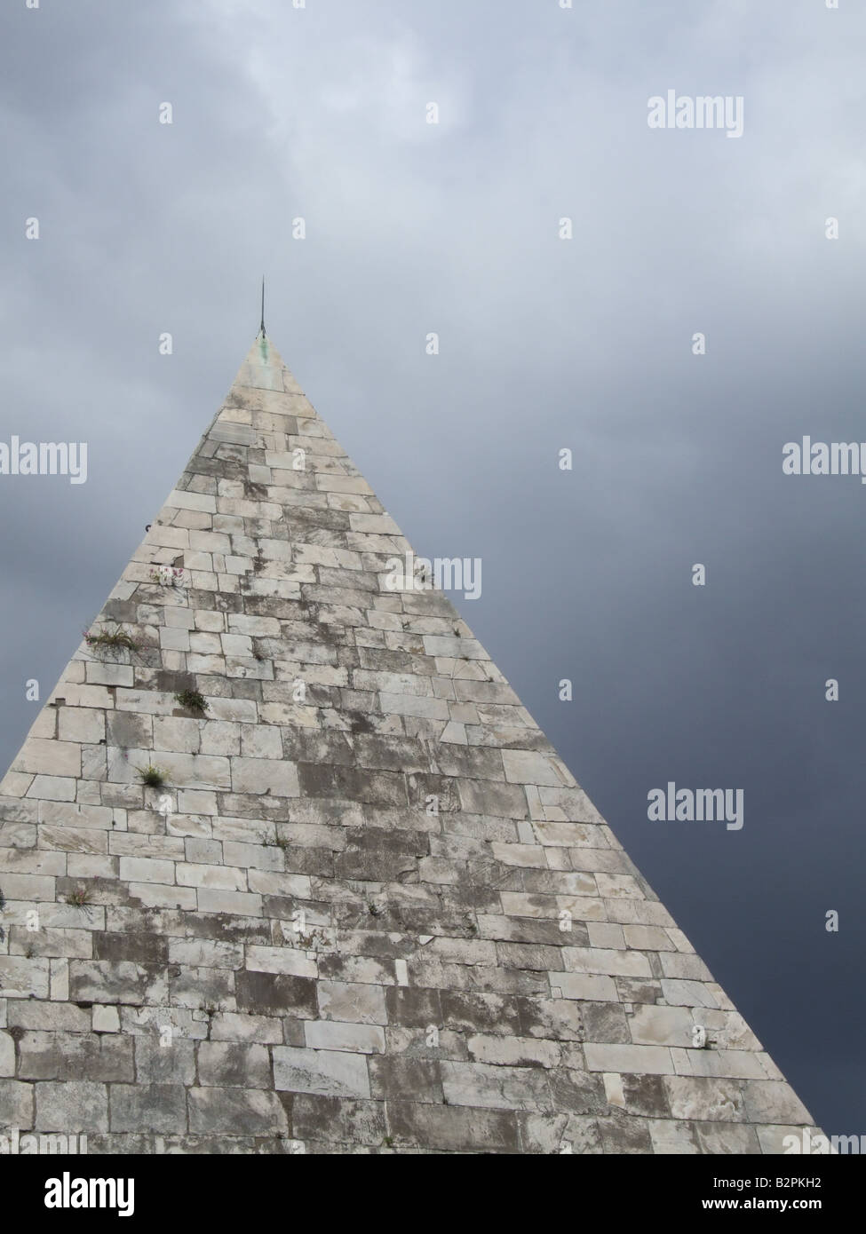 caio cestio mausoleum pyramid monument in rome Stock Photo - Alamy