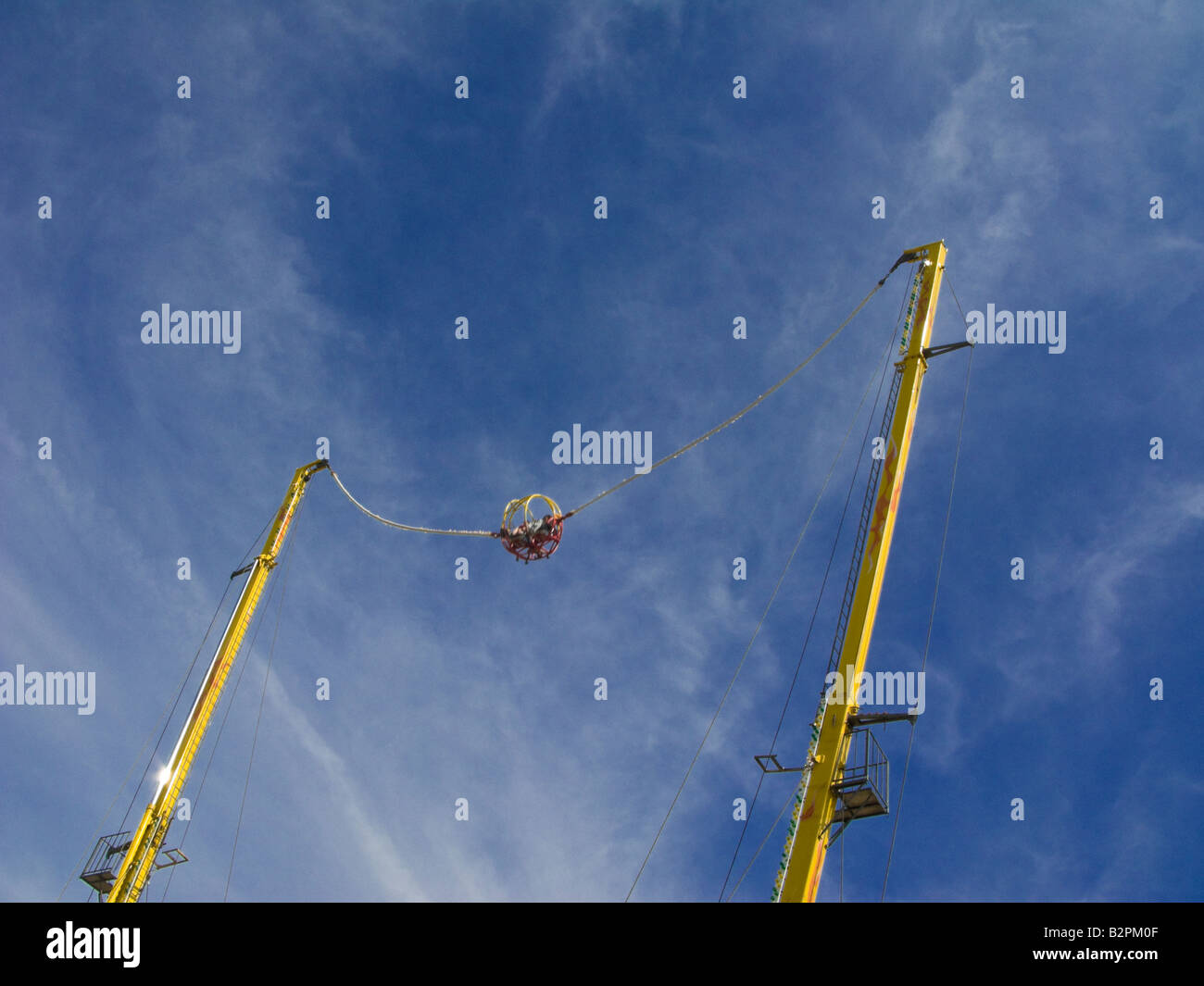 Bungee ride hi-res stock photography and images - Alamy