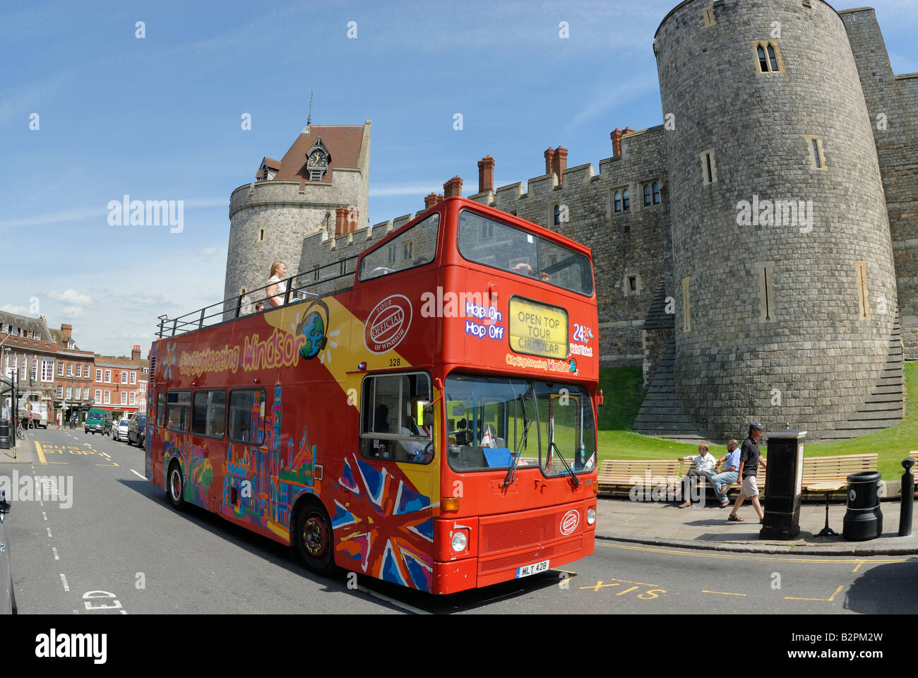 Windsor tour bus hi-res stock photography and images - Alamy