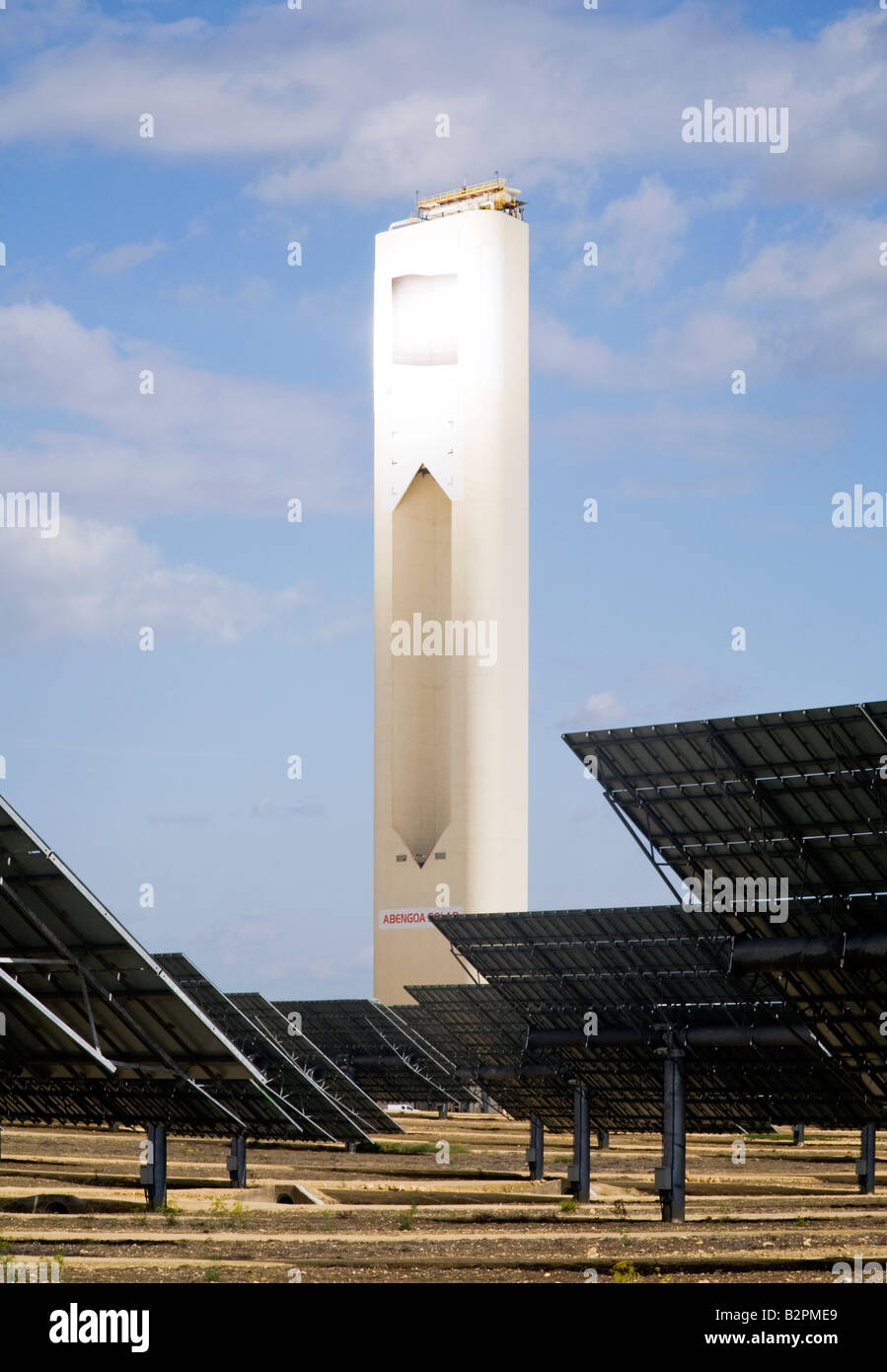 Mirrors focus sunlight on to solar tower, Seville, Spain Stock Photo ...