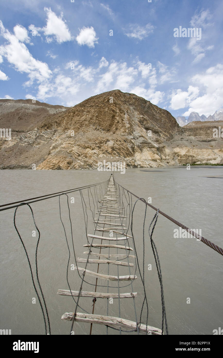 Rope bridge pakistan hi-res stock photography and images - Alamy