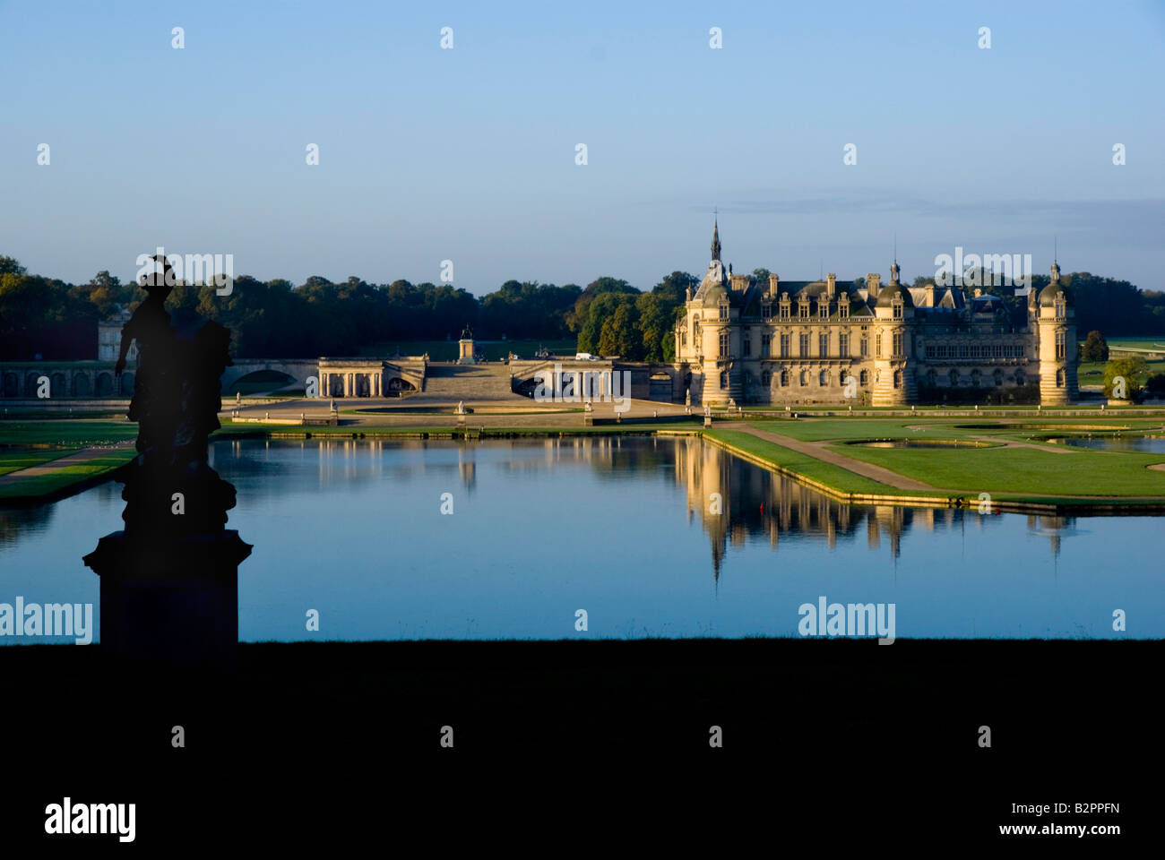 Palais de chantilly hi-res stock photography and images - Alamy