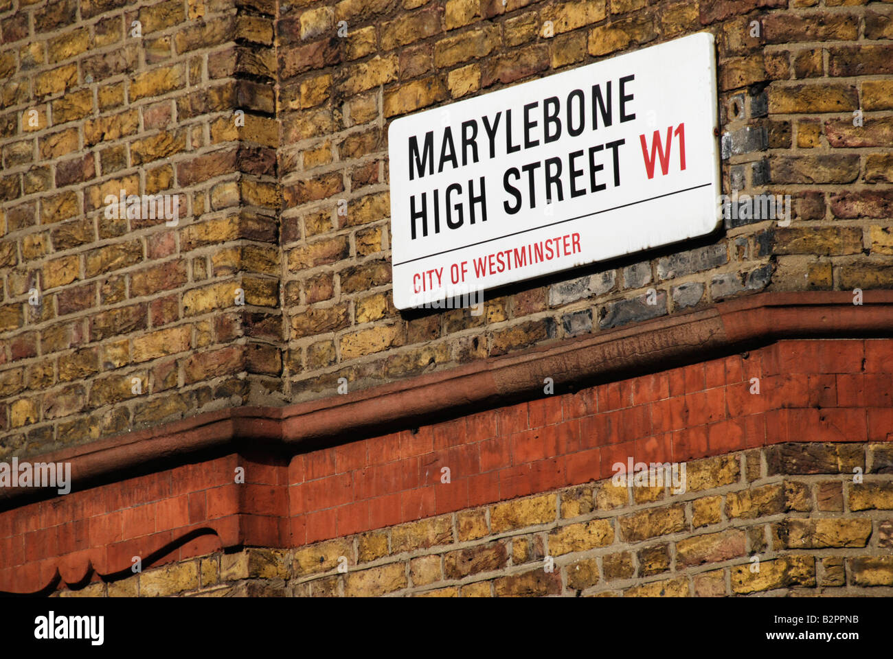 London marylebone sign hi-res stock photography and images - Alamy