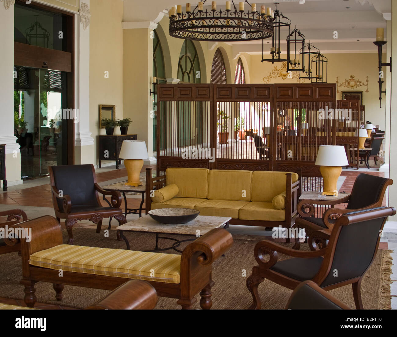 Open hallway at the luxury resort hotel on Mayan Riviera, Yucatan ...
