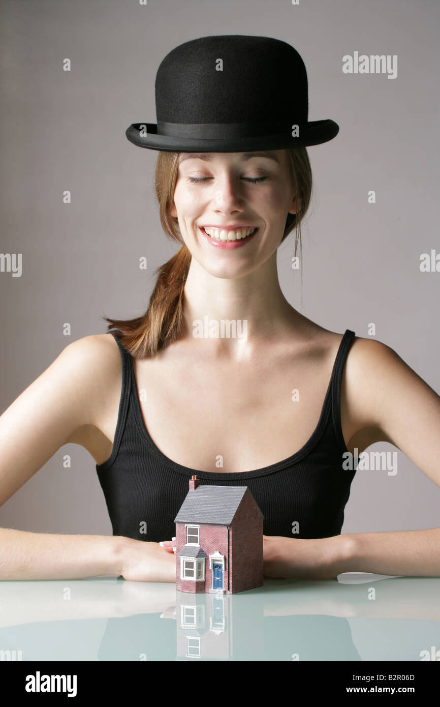 [female with model house] Stock Photo - Alamy