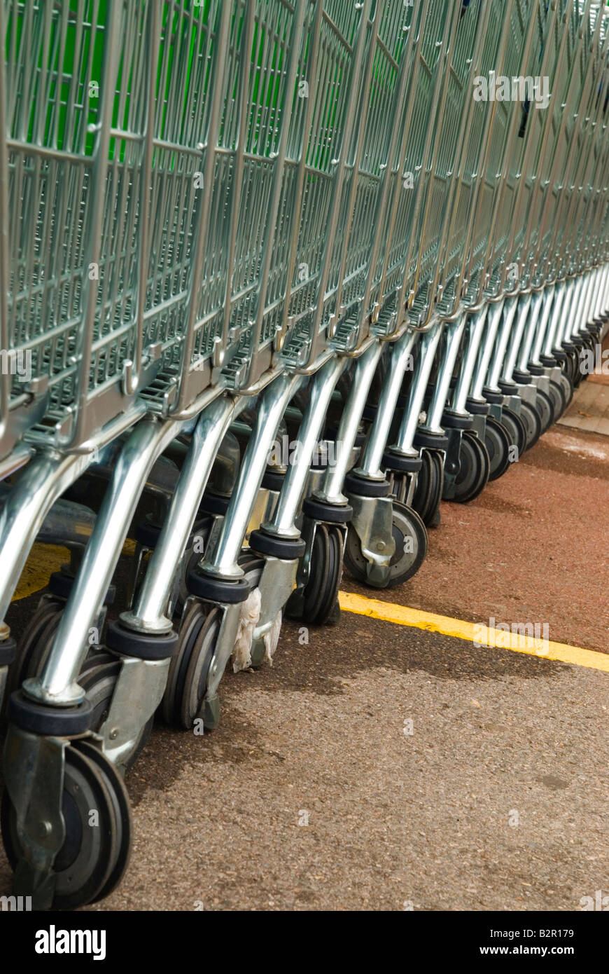 supermarket shopping trolleys. shopping carts Stock Photo - Alamy