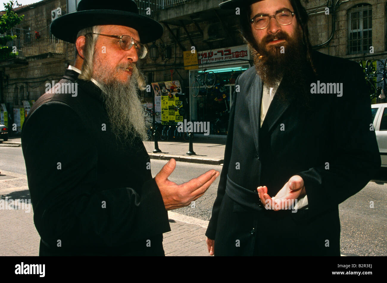 Israel people talking hi-res stock photography and images - Alamy