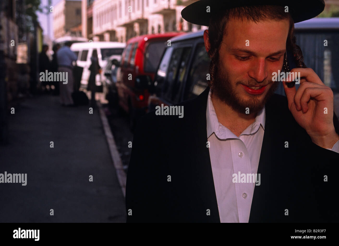 Orthodox jewish man talking hi-res stock photography and images - Alamy