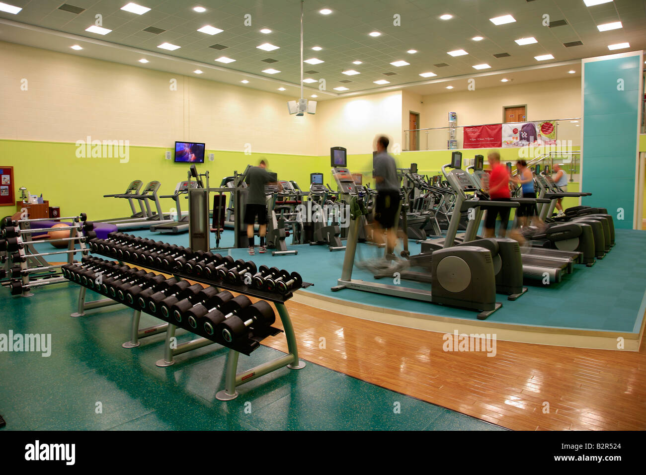 Running machines hi-res stock photography and images - Alamy