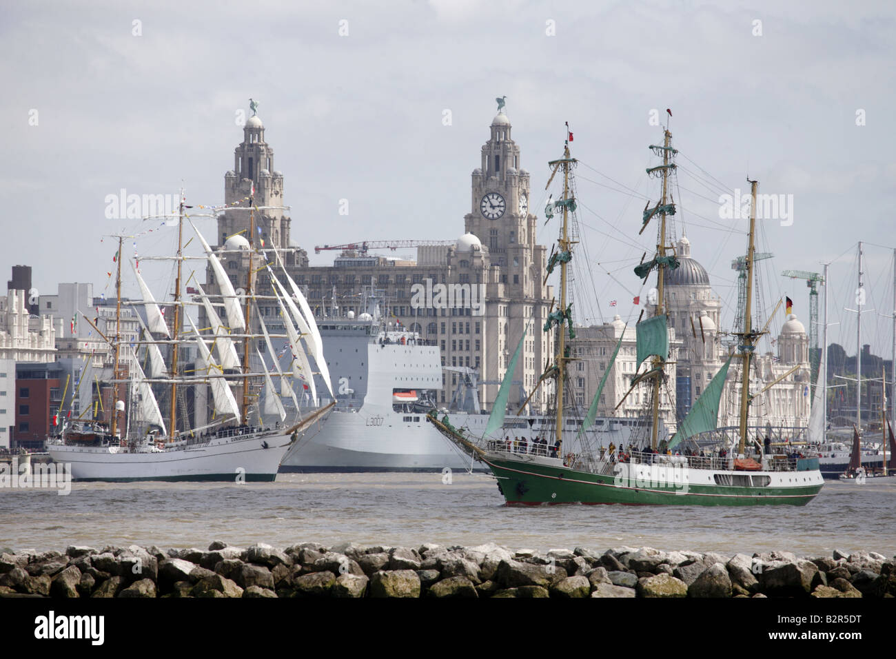 Liverpool skyline hi-res stock photography and images - Alamy