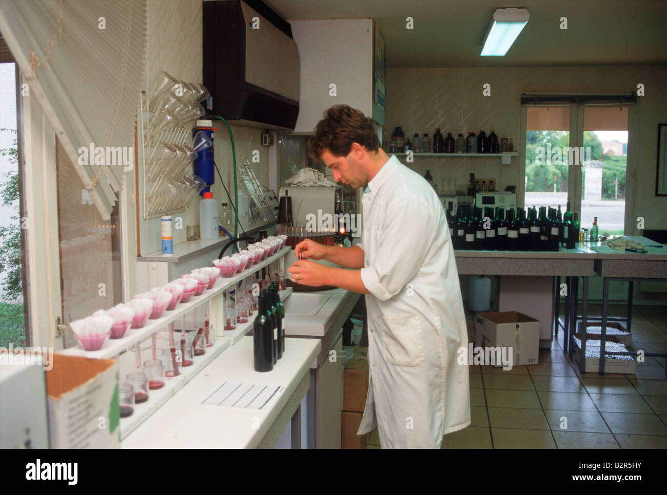 Testing wine lab hi-res stock photography and images - Alamy