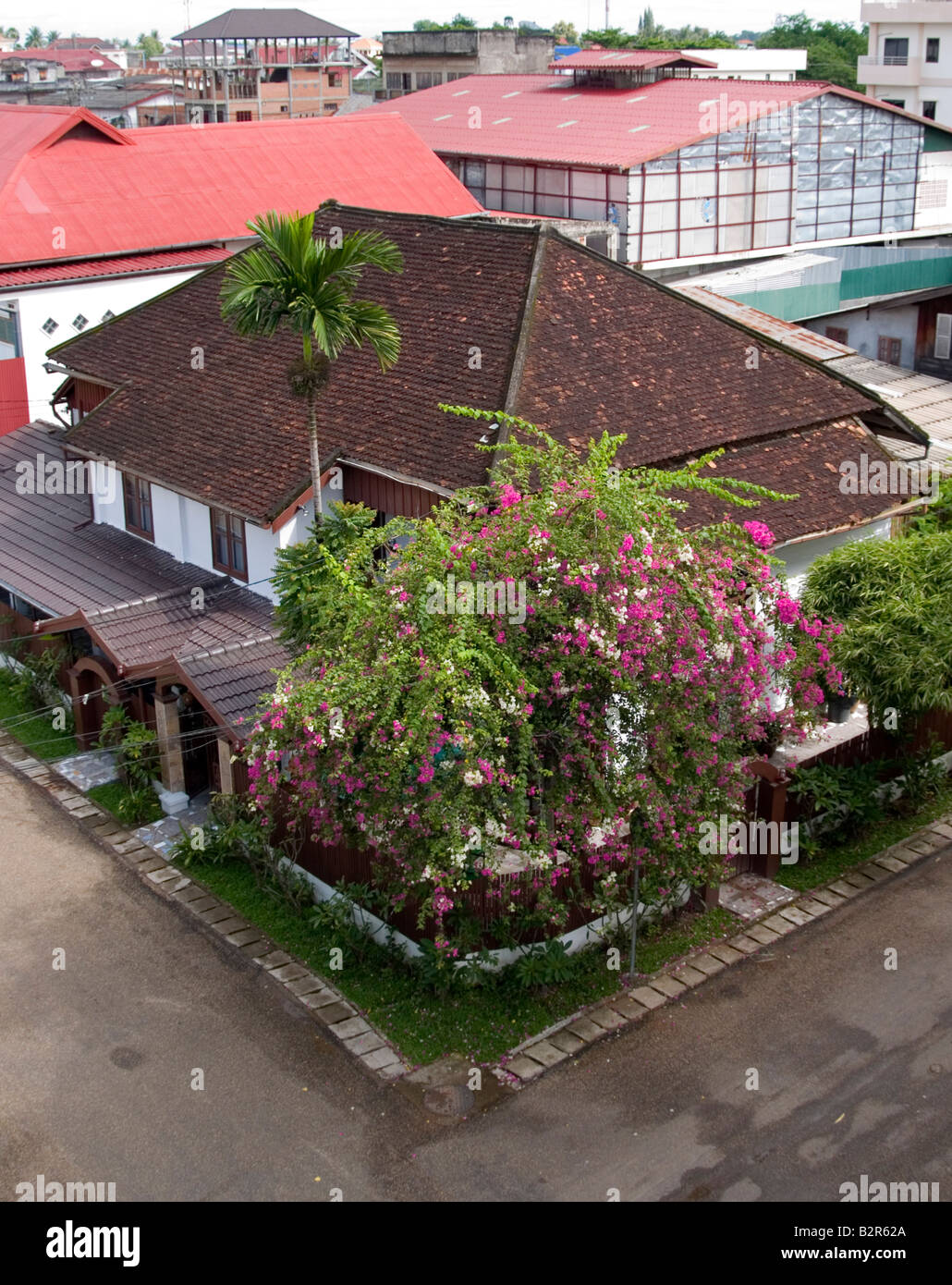 traditional Lao house in Vientiane Laos Stock Photo - Alamy