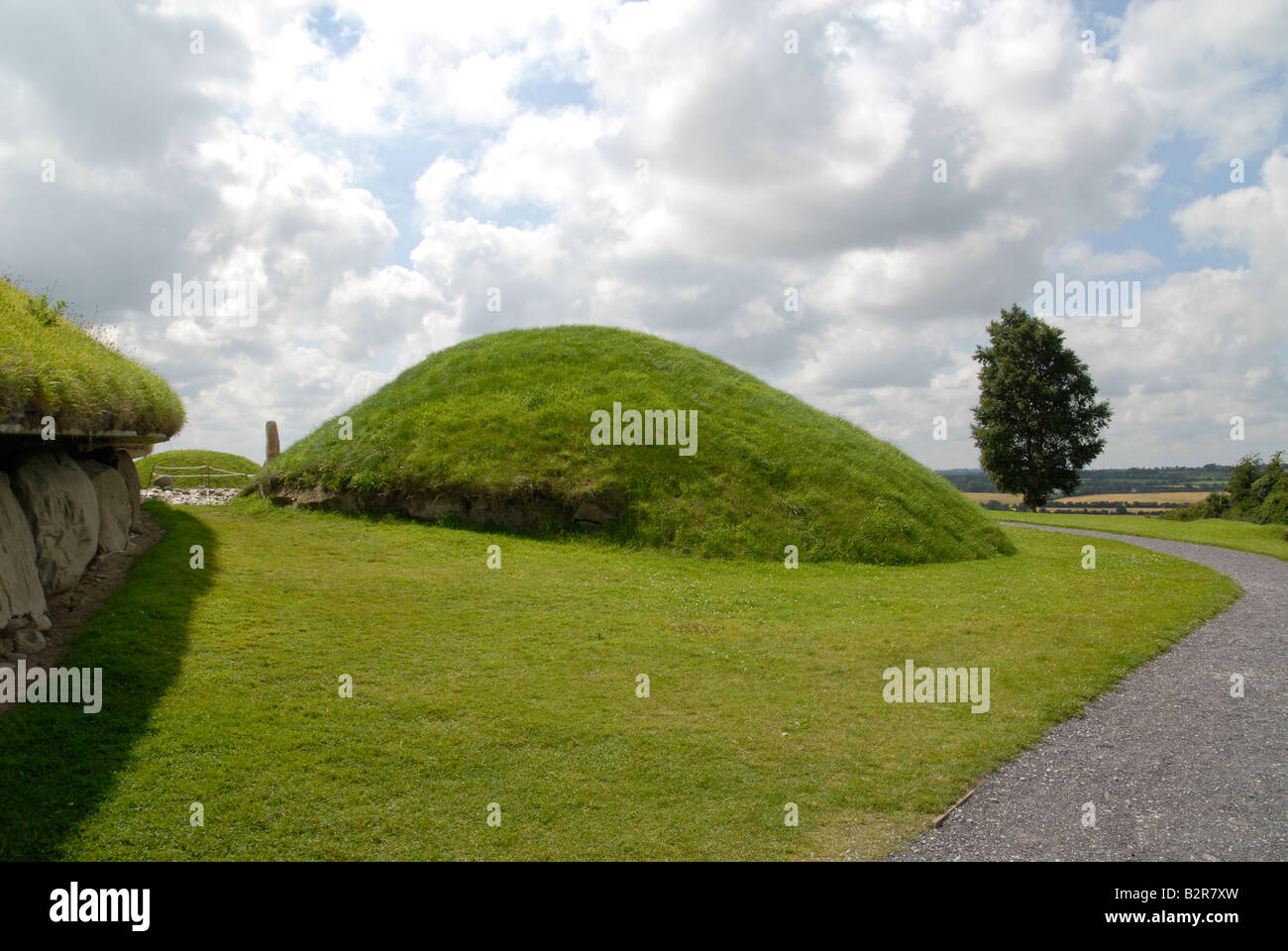 Knowth Burial Mounds High Resolution Stock Photography and Images - Alamy