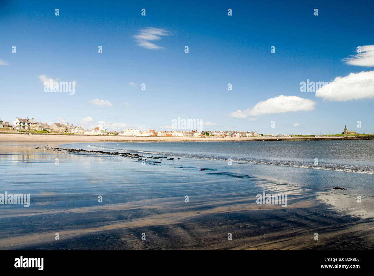 Newbiggin By The Sea Couple Statue High Resolution Stock Photography ...