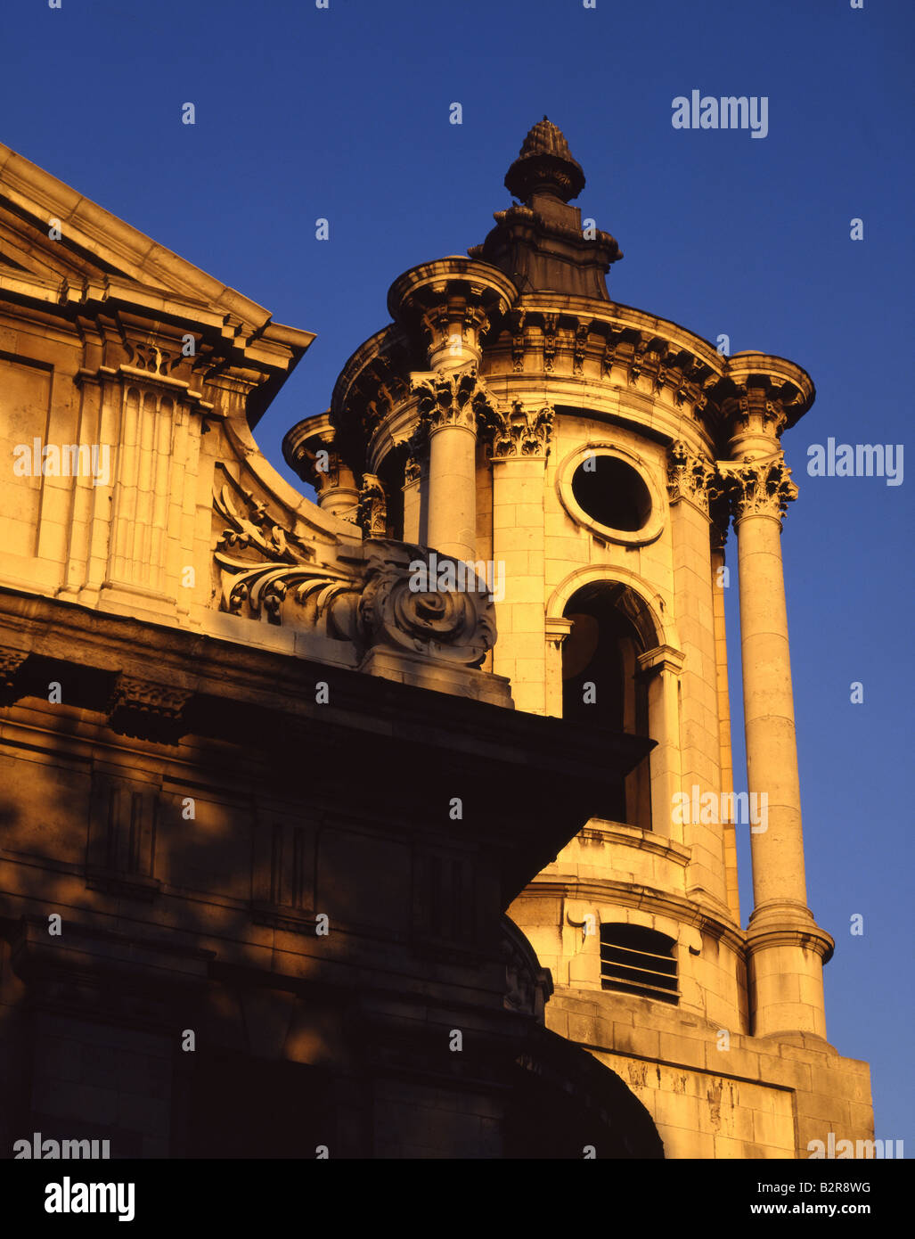 St johns smith square hi-res stock photography and images - Alamy