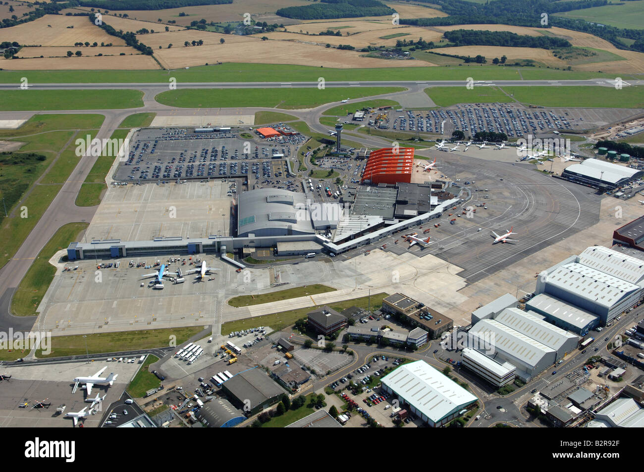 Luton aerial hi-res stock photography and images - Alamy