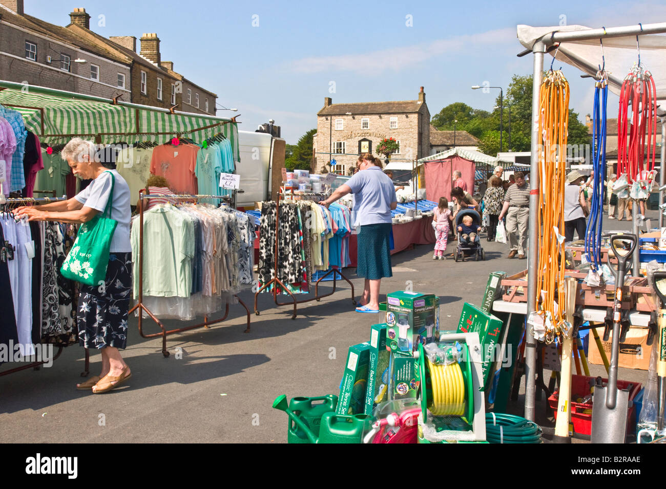 Market day at Leyburn, North Yorkshire Stock Photo - Alamy