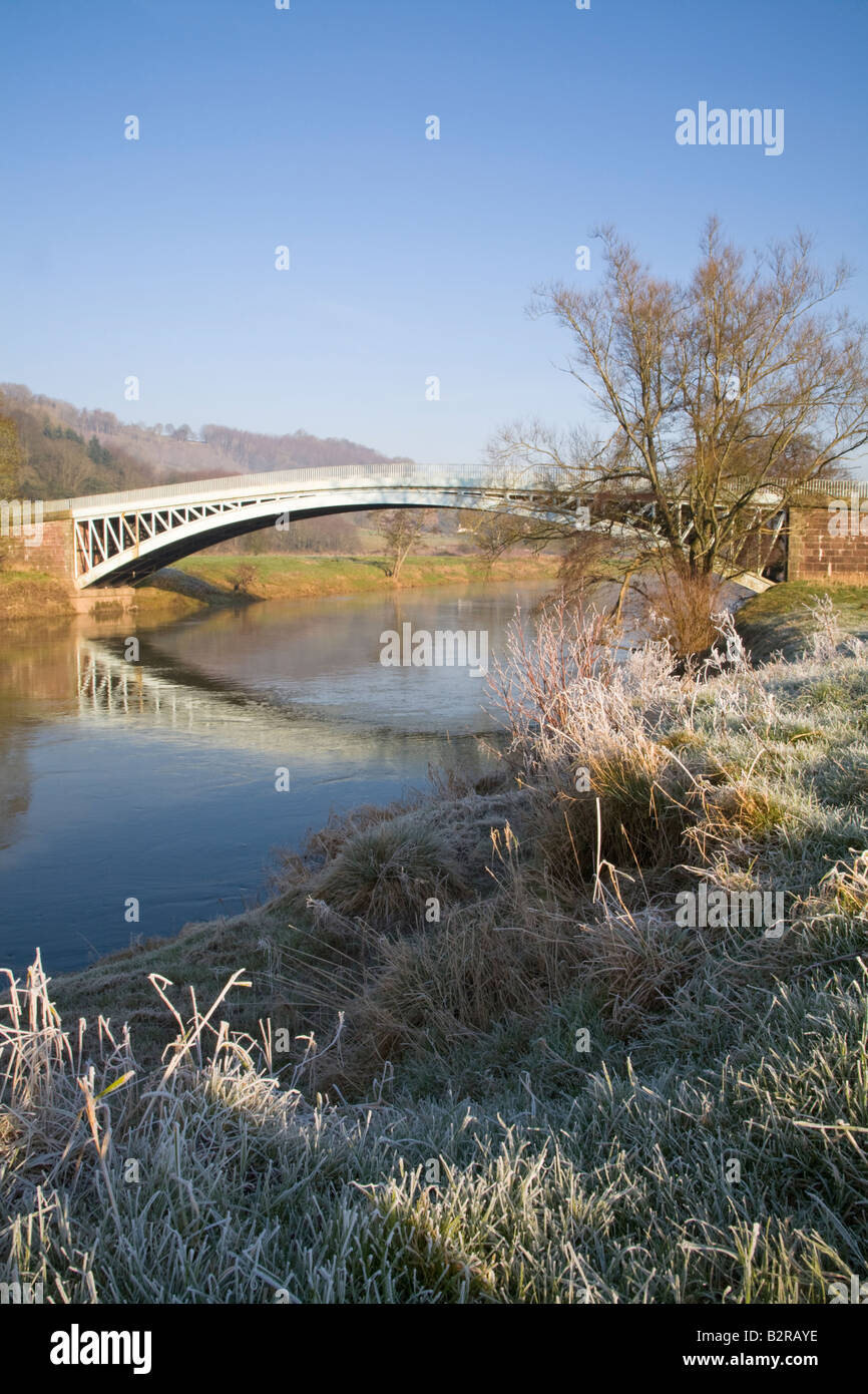 Bridge scene hi-res stock photography and images - Alamy