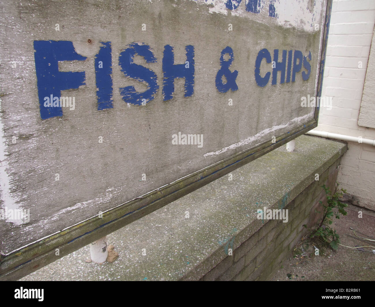 Chip shop closed sign hi-res stock photography and images - Alamy