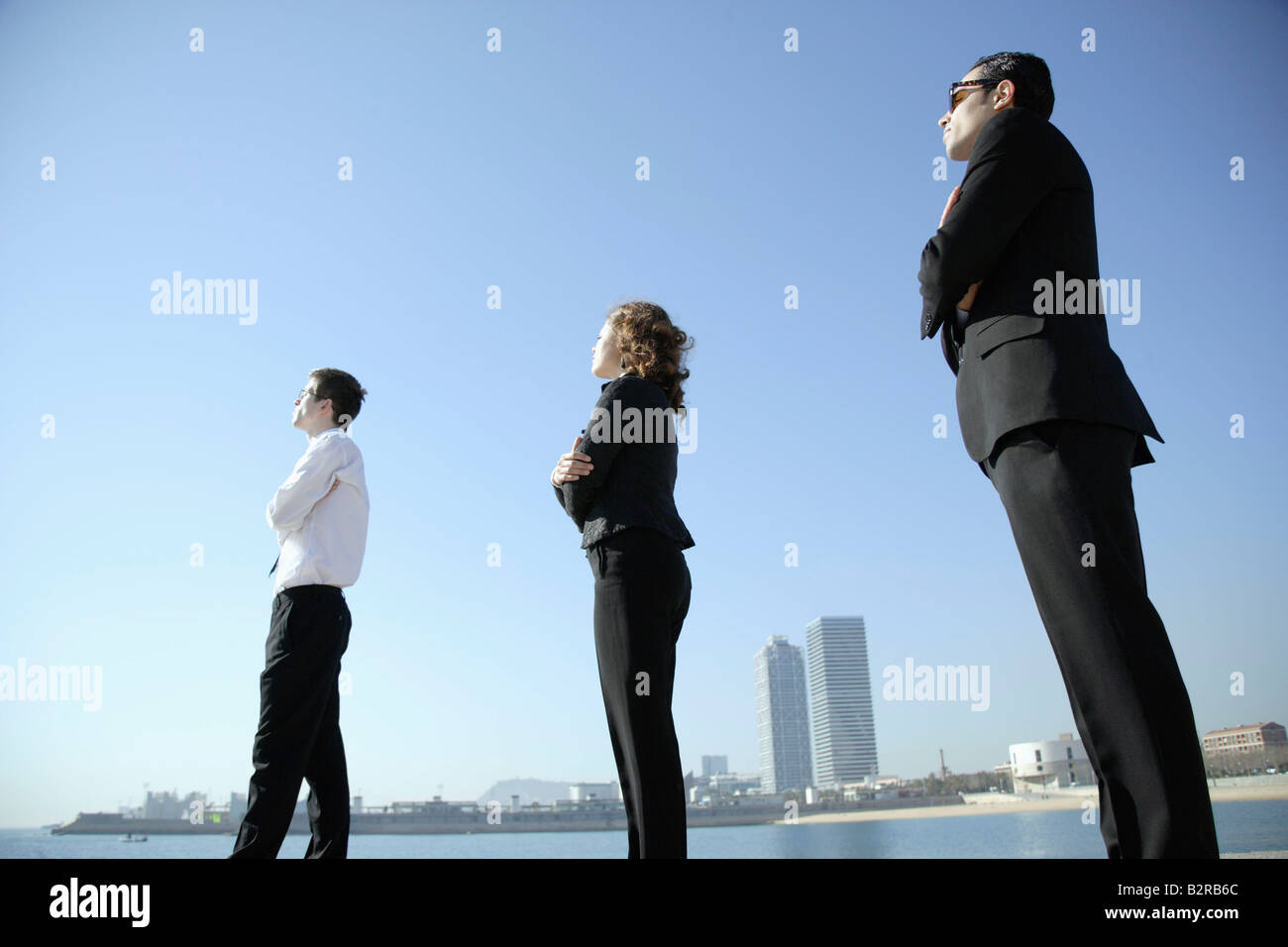 Young woman looking towards the sky hi-res stock photography and images ...